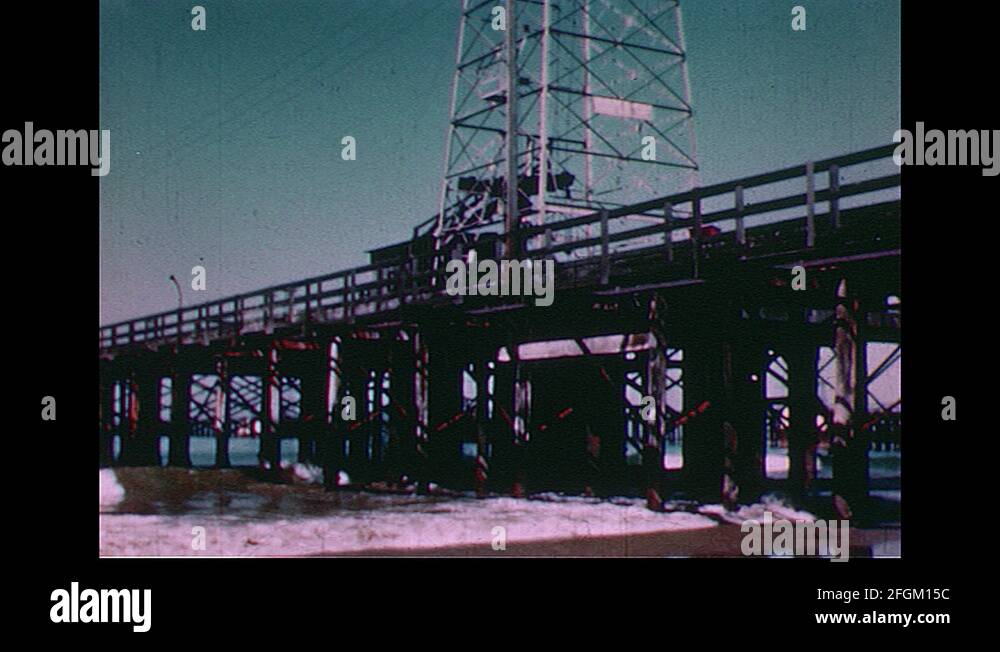 Offshore rig repair Stock Videos & Footage - HD and 4K Video Clips - Alamy