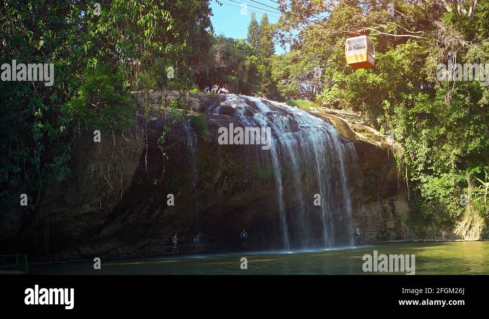 Vietnam gondola Stock Videos & Footage - HD and 4K Video Clips - Alamy