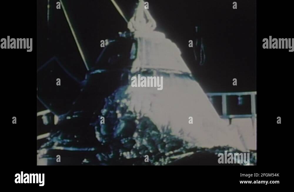 1970s: Nose of space shuttle / Space shuttle / Vacuum chamber in NASA ...