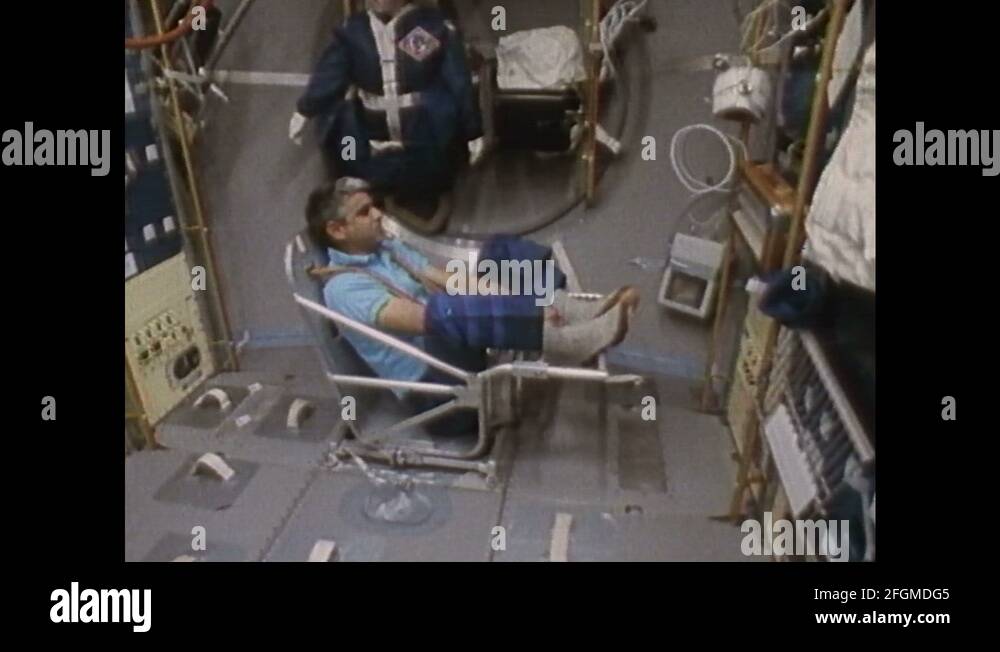 Measuring mass experiment Stock Videos & Footage - HD and 4K Video ...