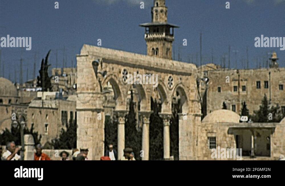 Jerusalem 1980: visitor in front of Al-Aqsa Mosque Summer Pulpit Stock ...