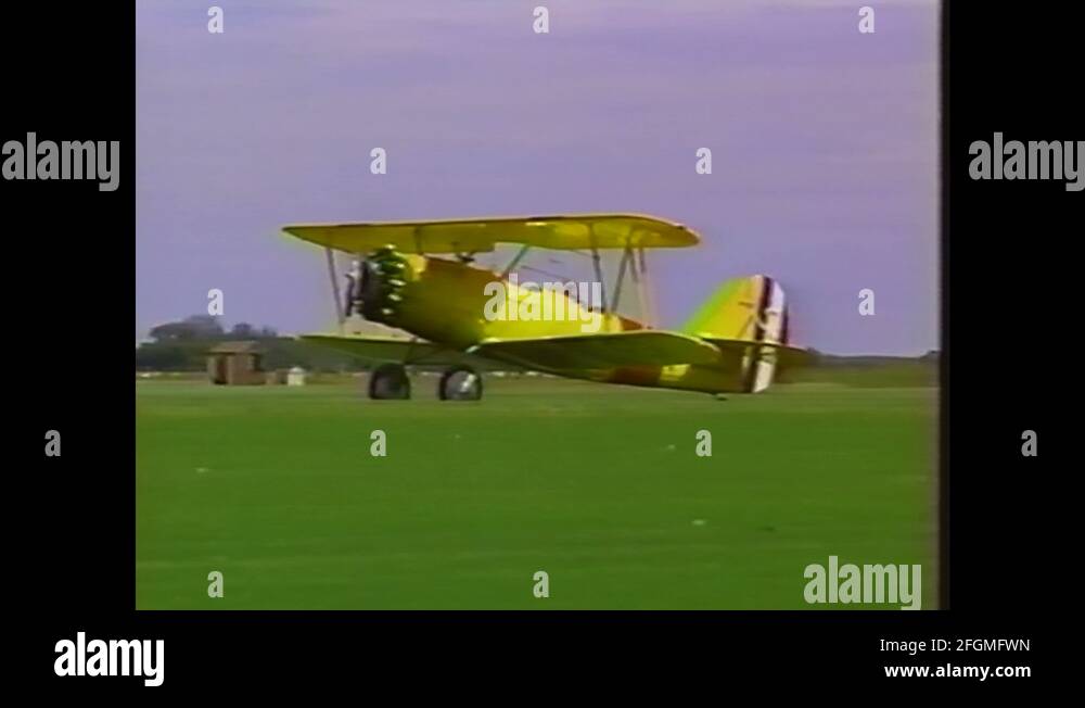 Airplane sky 1990s Stock Videos & Footage - HD and 4K Video Clips - Alamy
