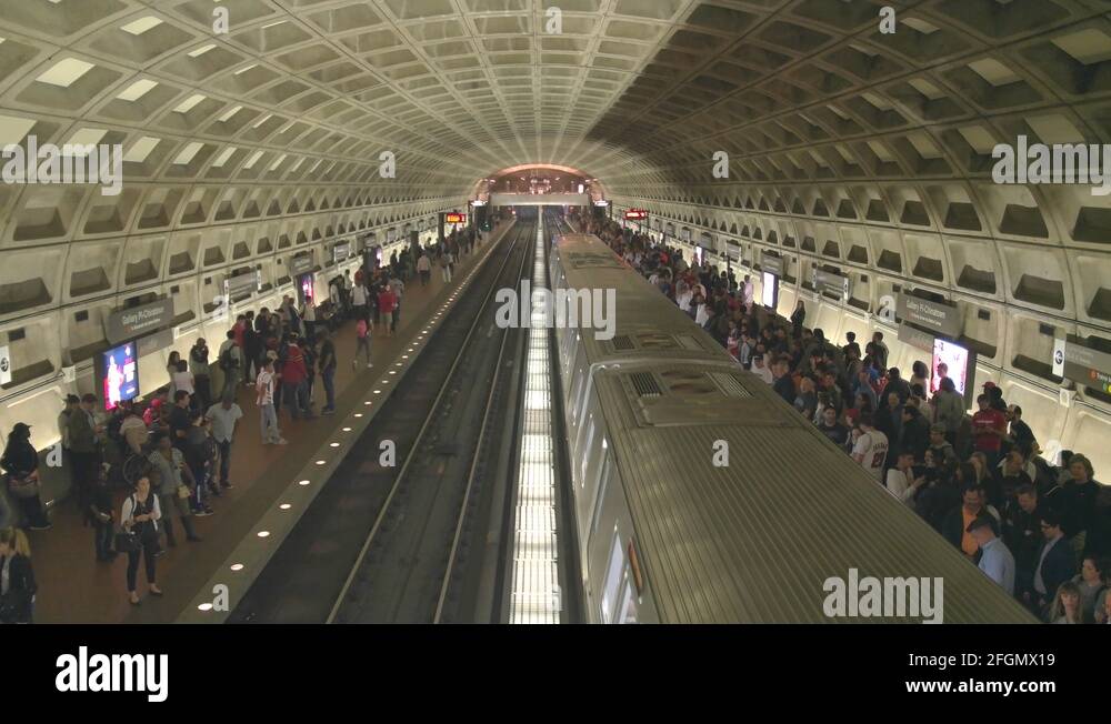 Platform a gallery Stock Videos & Footage - HD and 4K Video Clips - Alamy