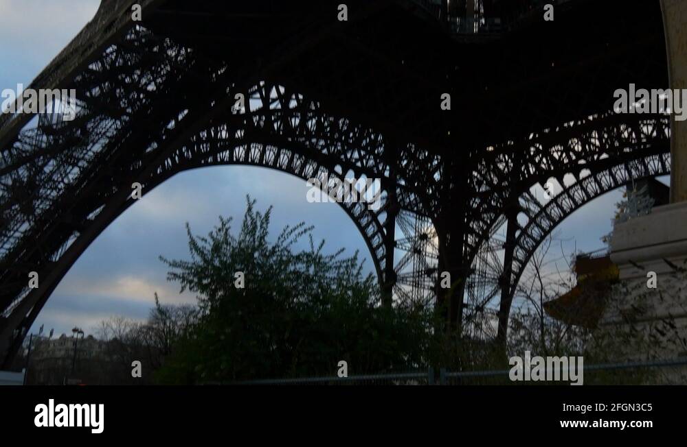 Eiffel tower square Stock Videos & Footage - HD and 4K Video Clips - Alamy