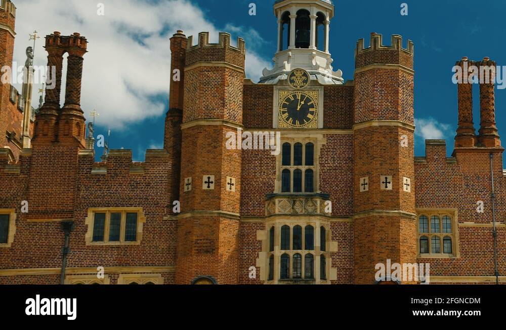 Hampton court palace clock court Stock Videos & Footage - HD and 4K ...