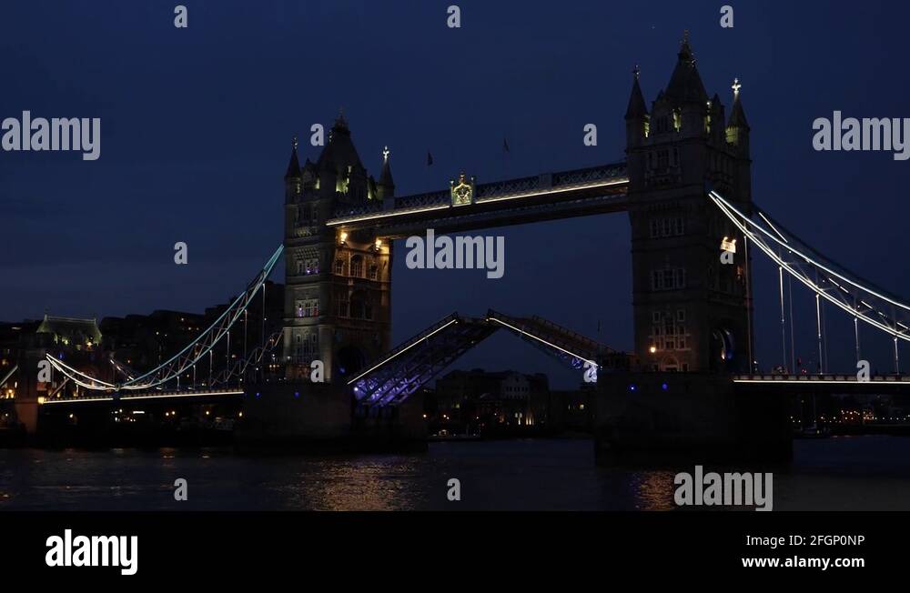 Tower bridge opening, London, night, 4k Stock Video Footage - Alamy