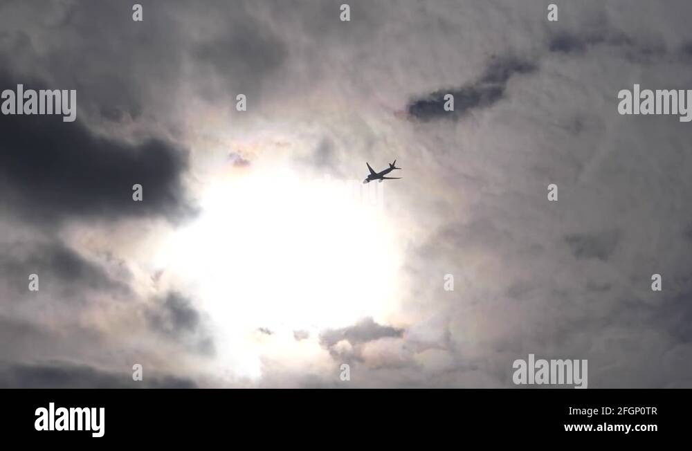 Plane in sun Stock Videos & Footage - HD and 4K Video Clips - Alamy