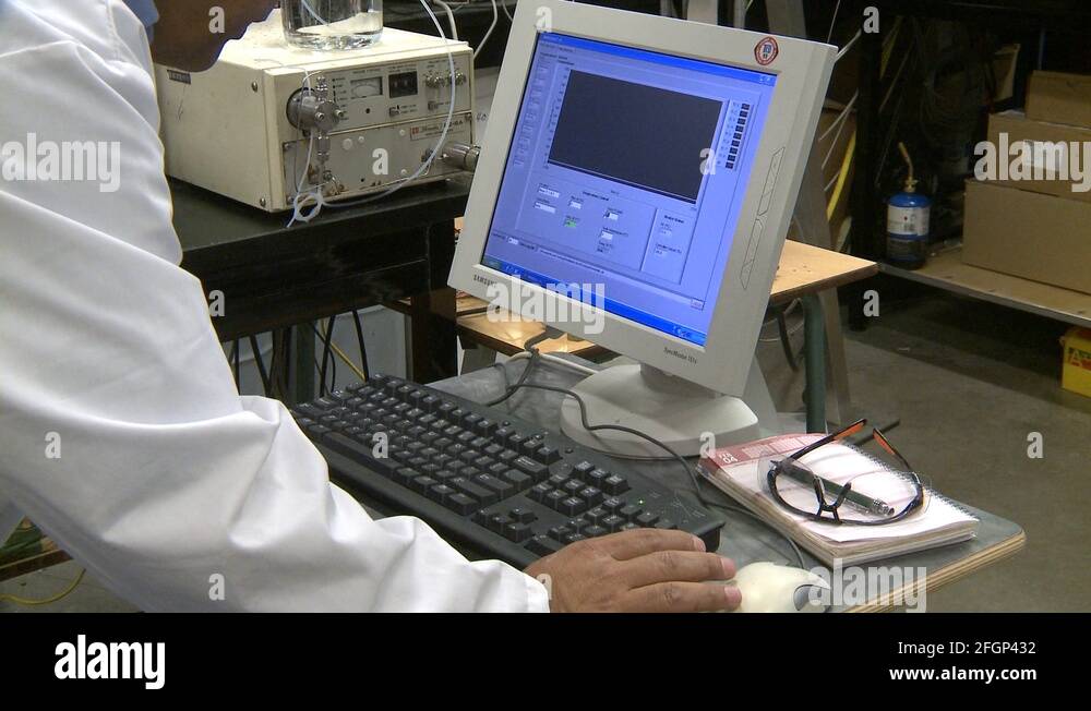 Science lab computer Stock Videos & Footage - HD and 4K Video Clips - Alamy
