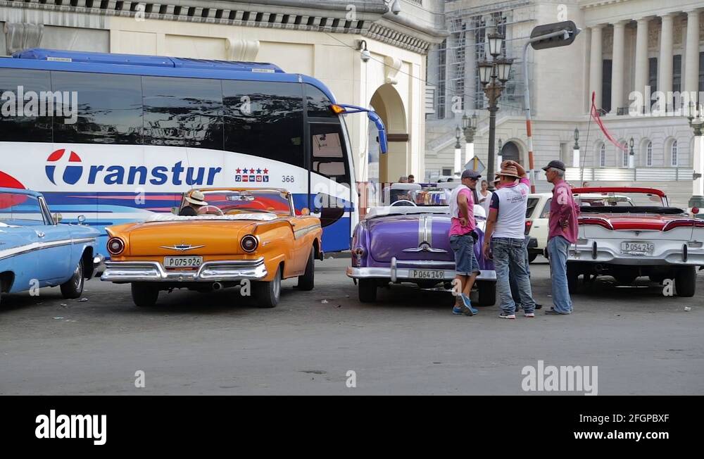 Vintage cuban bus Stock Videos & Footage - HD and 4K Video Clips - Alamy