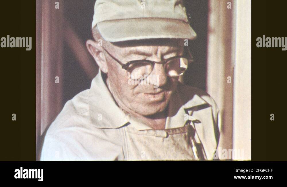 Man hammer 1950's Stock Videos & Footage - HD and 4K Video Clips - Alamy