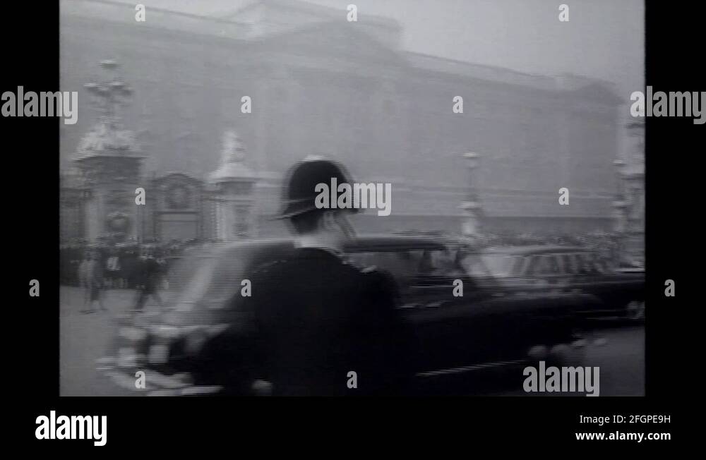 1965-Beatles honored by Queen Elizabeth Stock Video Footage - Alamy