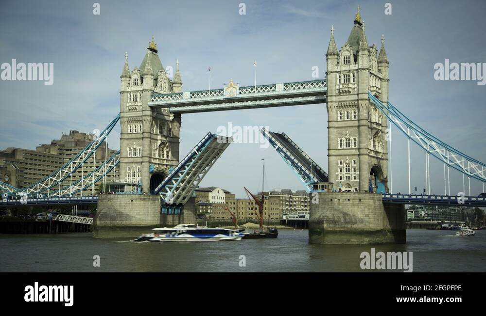 Lowered bridge Stock Videos & Footage - HD and 4K Video Clips - Alamy