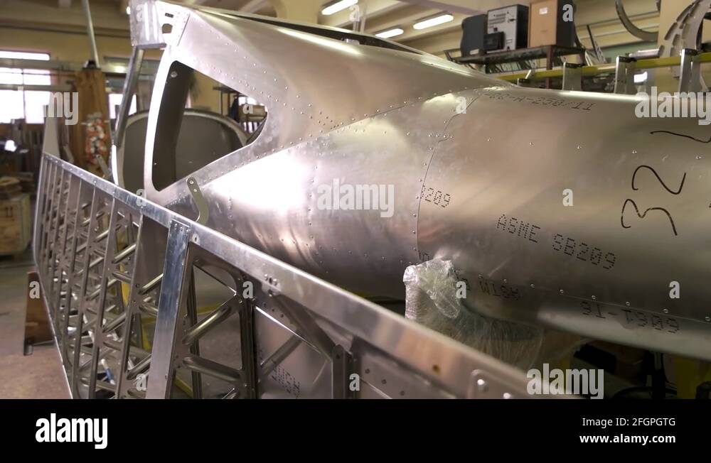 Plane fuselage Stock Videos & Footage - HD and 4K Video Clips - Alamy