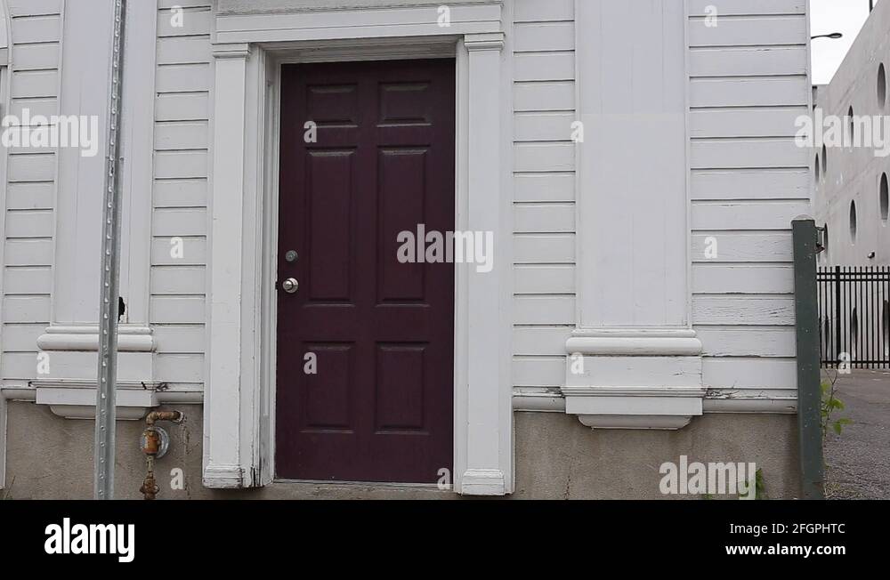 Mauve door Stock Videos & Footage - HD and 4K Video Clips - Alamy