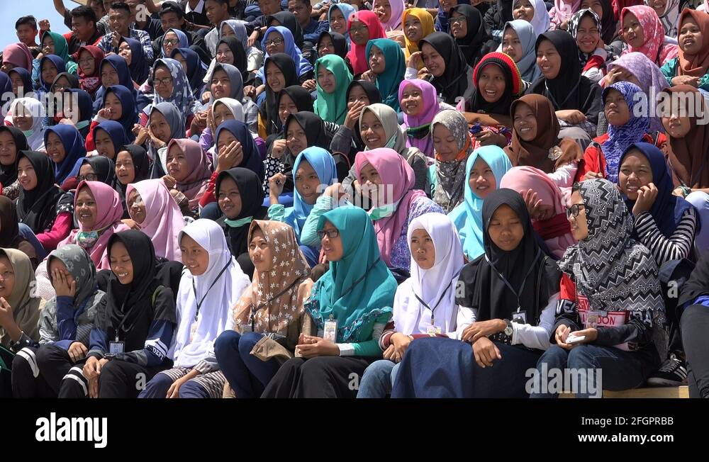 Islamic school girls Stock Videos & Footage - HD and 4K Video Clips - Alamy