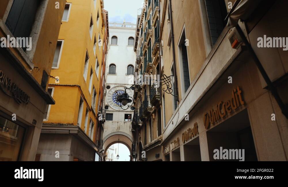 Middle ages clock Stock Videos & Footage - HD and 4K Video Clips - Alamy