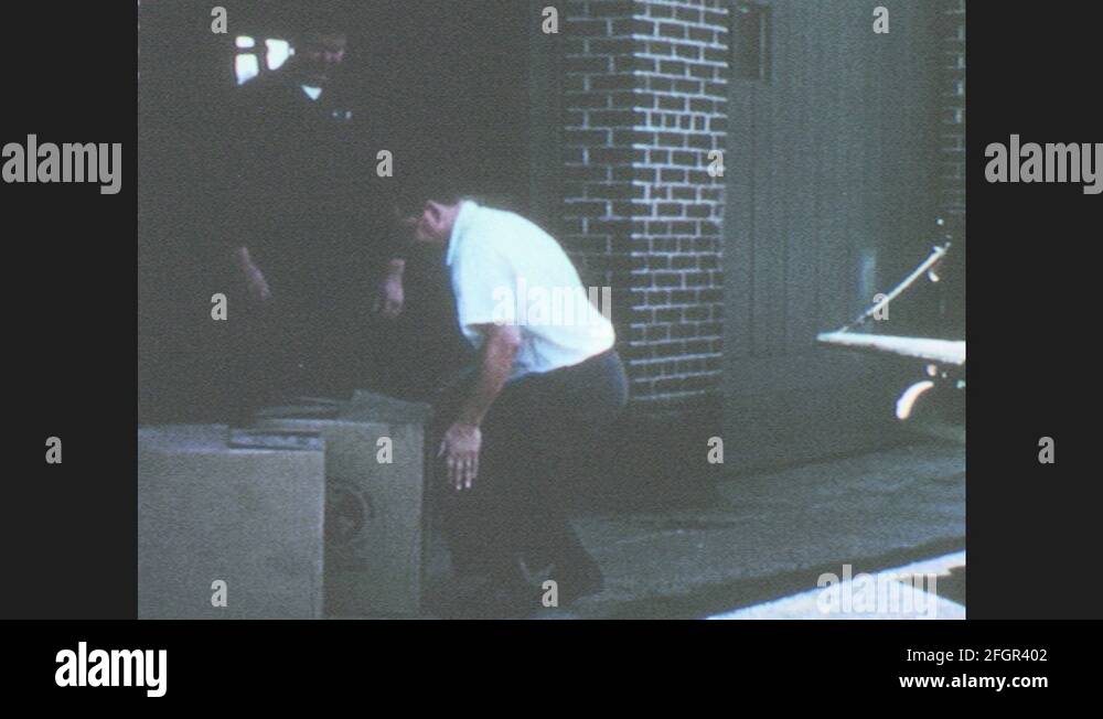 Man lift box Stock Videos & Footage - HD and 4K Video Clips - Alamy