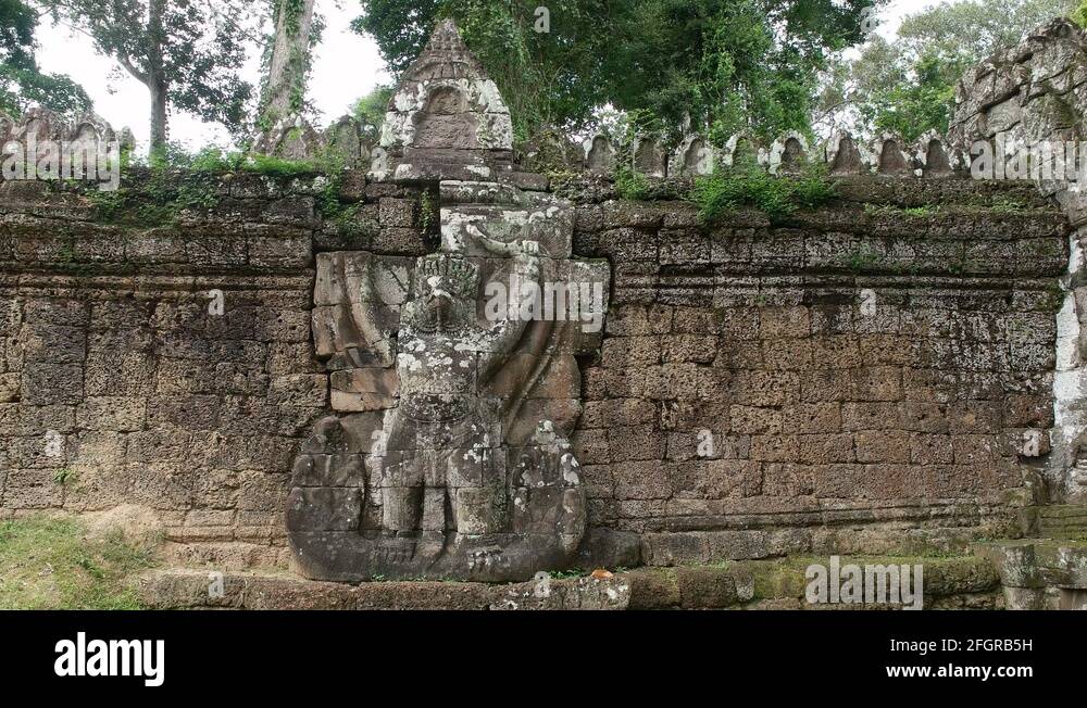 Stone carved bird Stock Videos & Footage - HD and 4K Video Clips - Alamy