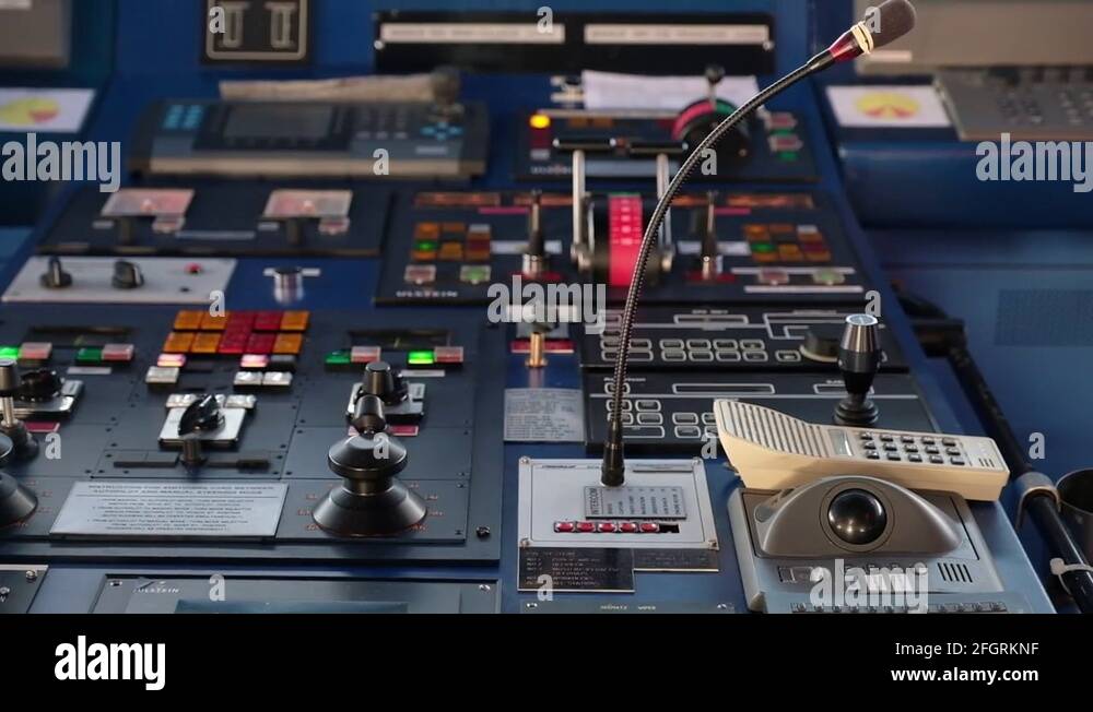 Control bridge Stock Videos & Footage - HD and 4K Video Clips - Alamy