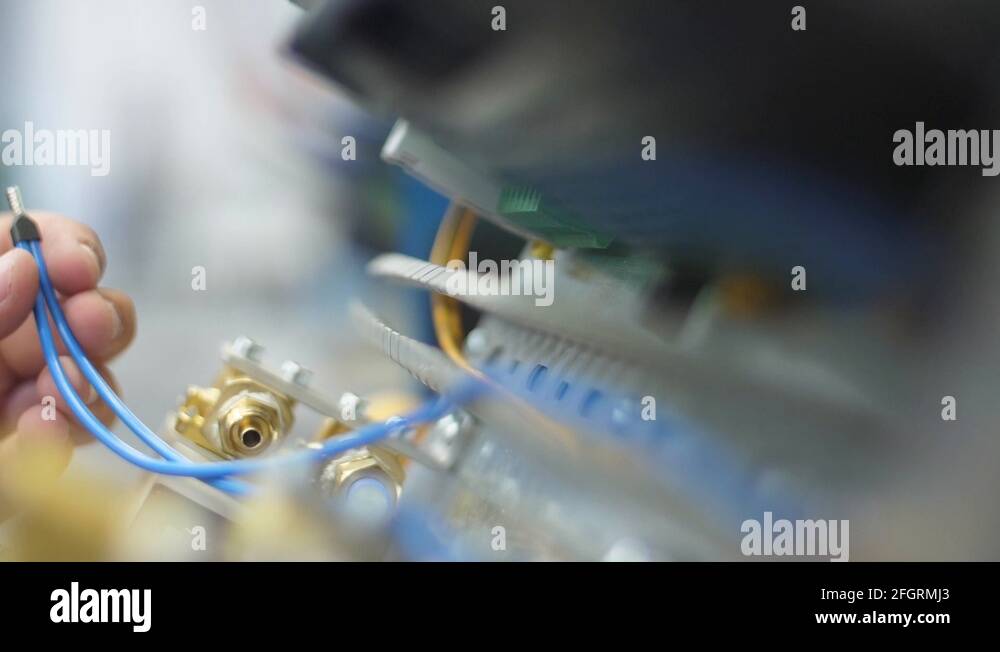 Earth cable Stock Videos & Footage - HD and 4K Video Clips - Alamy