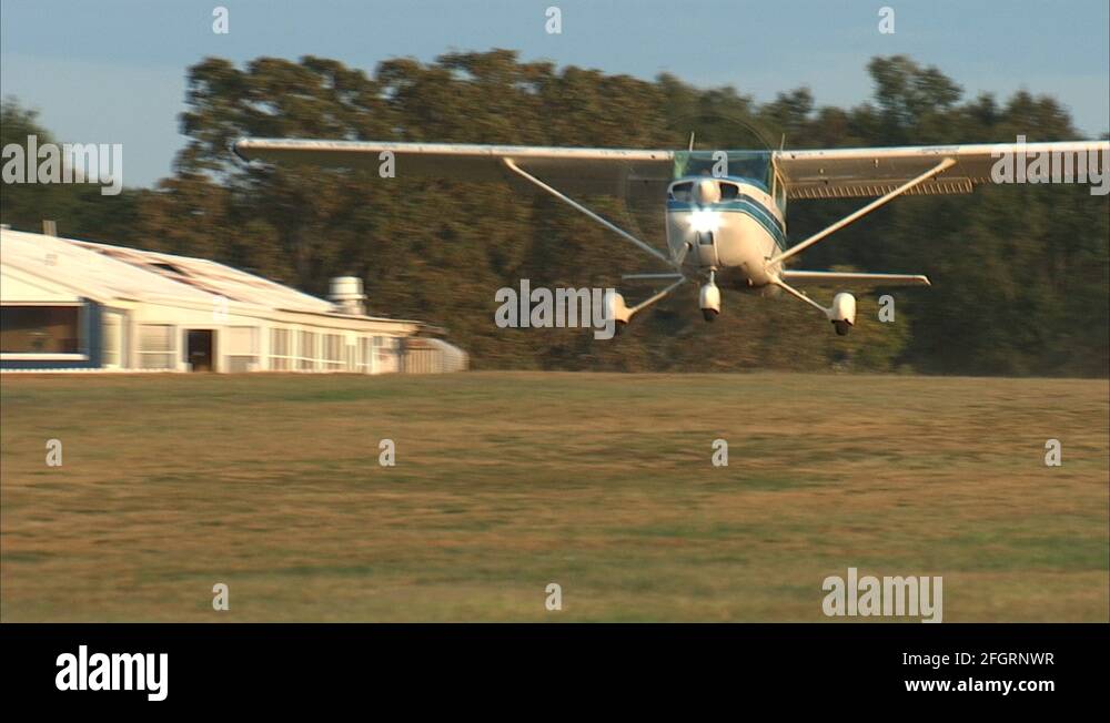 Cessna 172 Take Off Grass Strip Stock Video Footage - Alamy
