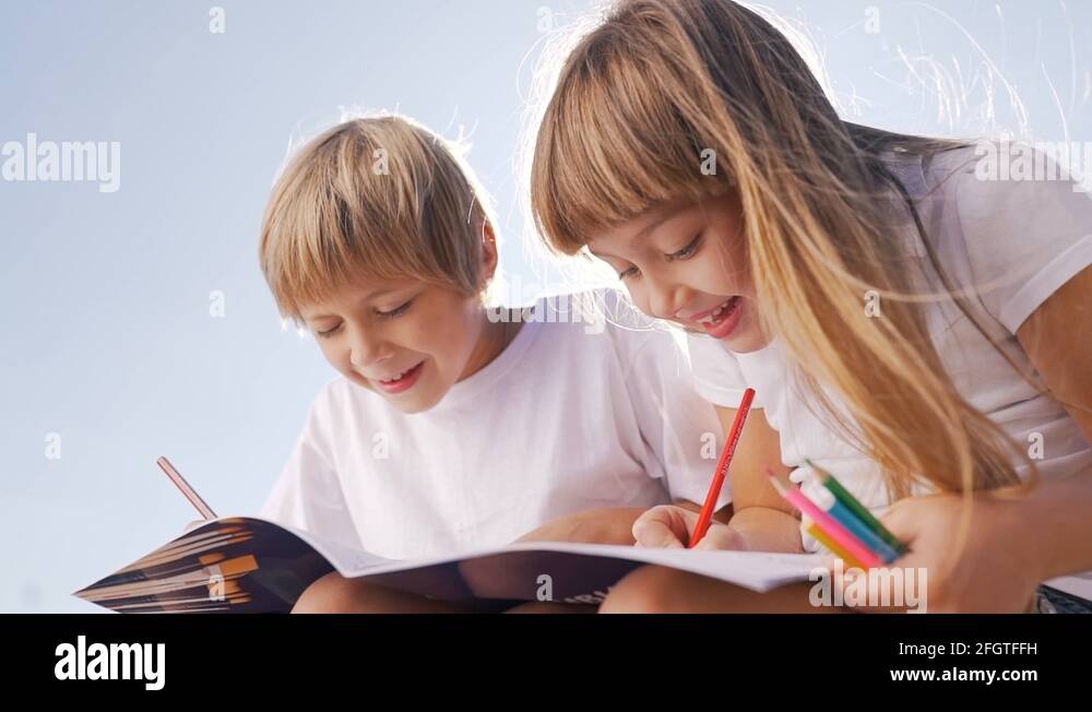 How to draw apple Stock Videos & Footage - HD and 4K Video Clips - Alamy