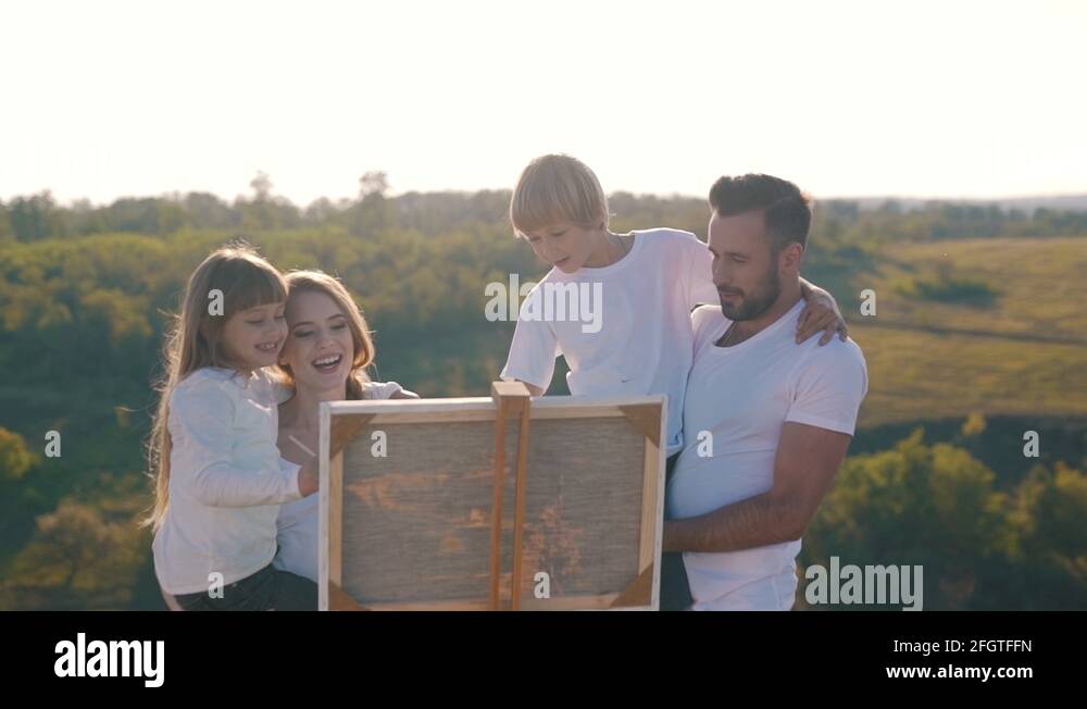 Draw family picture Stock Videos & Footage - HD and 4K Video Clips - Alamy
