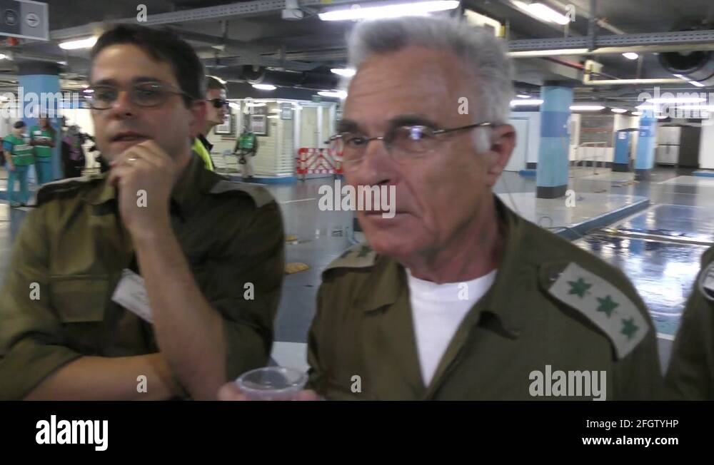 Soldiers and commanders in the Home Front Command of Israel Defense ...