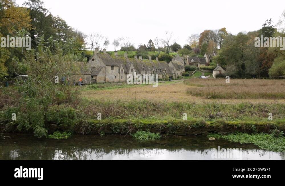 Stream cottages Stock Videos & Footage - HD and 4K Video Clips - Alamy