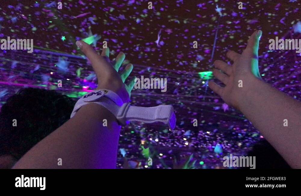 Confetti explosion Stock Videos & Footage - HD and 4K Video Clips - Alamy