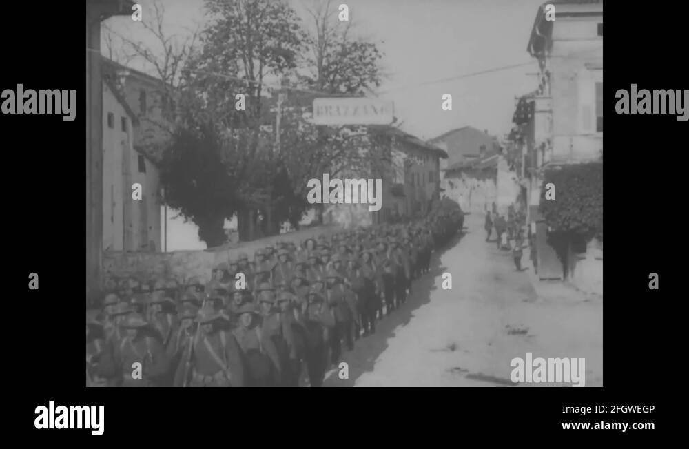WW1 - US soldiers walk through city in Italy Stock Video Footage - Alamy