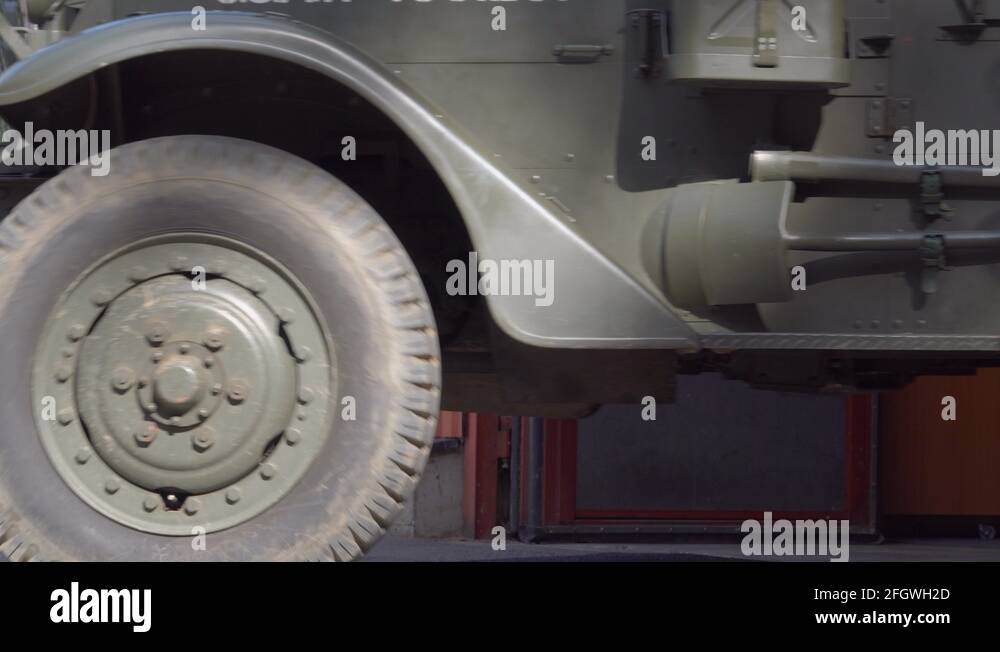 Moving chain Stock Videos & Footage - HD and 4K Video Clips - Alamy