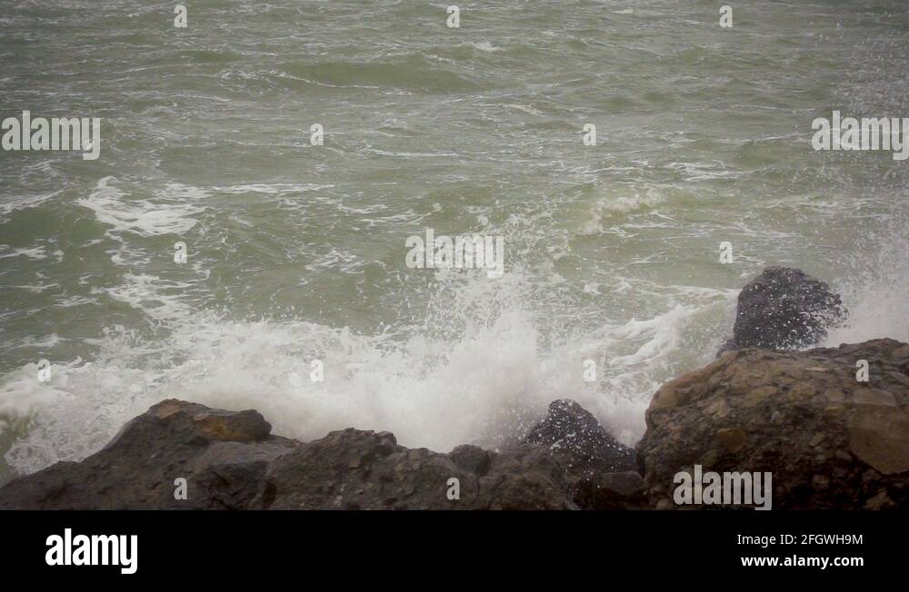 Broken wave Stock Videos & Footage - HD and 4K Video Clips - Alamy