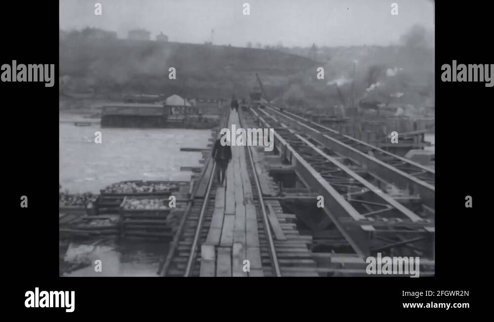 1918 – 1926 – Construction Wilson Dam – Panorama view down the dam ...