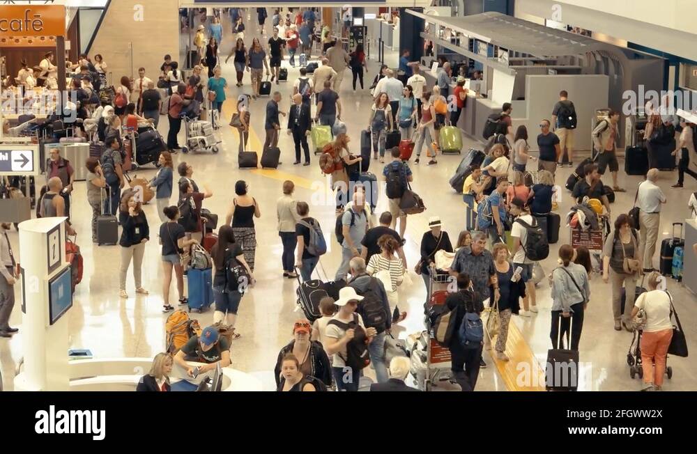 Crowded airport Stock Videos & Footage - HD and 4K Video Clips - Alamy