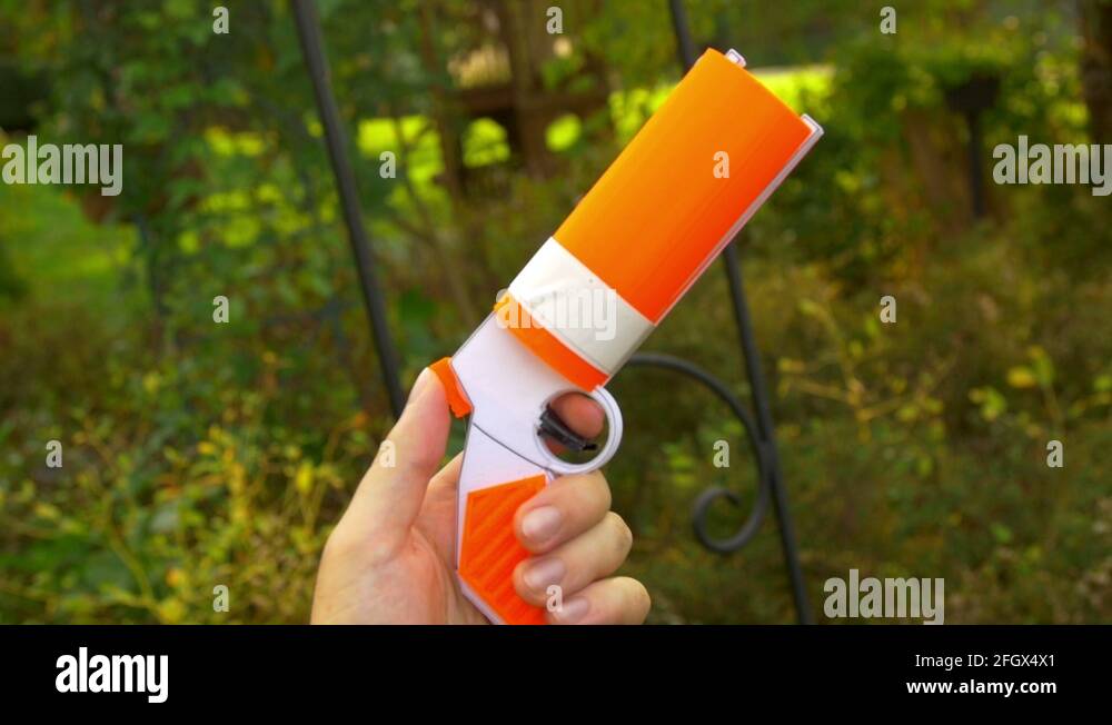 Flare gun Stock Videos & Footage - HD and 4K Video Clips - Alamy