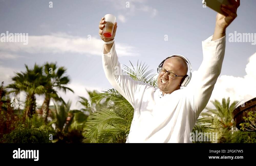 Bald man surfing Stock Videos & Footage - HD and 4K Video Clips - Alamy