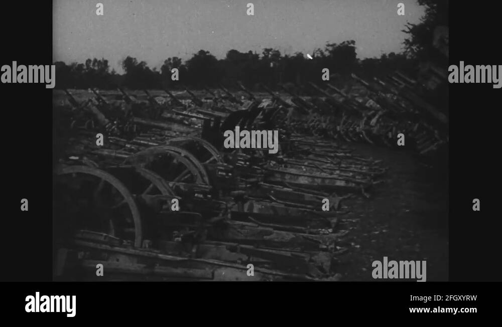 Vintage gatling gun Stock Videos & Footage - HD and 4K Video Clips - Alamy