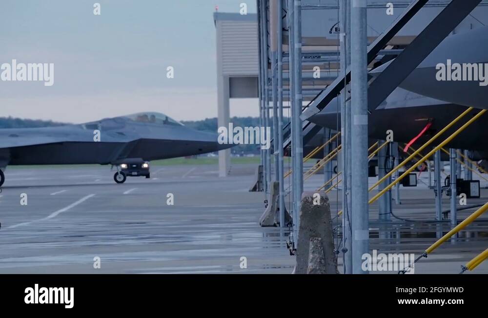 Airfield hangers Stock Videos & Footage - HD and 4K Video Clips - Alamy
