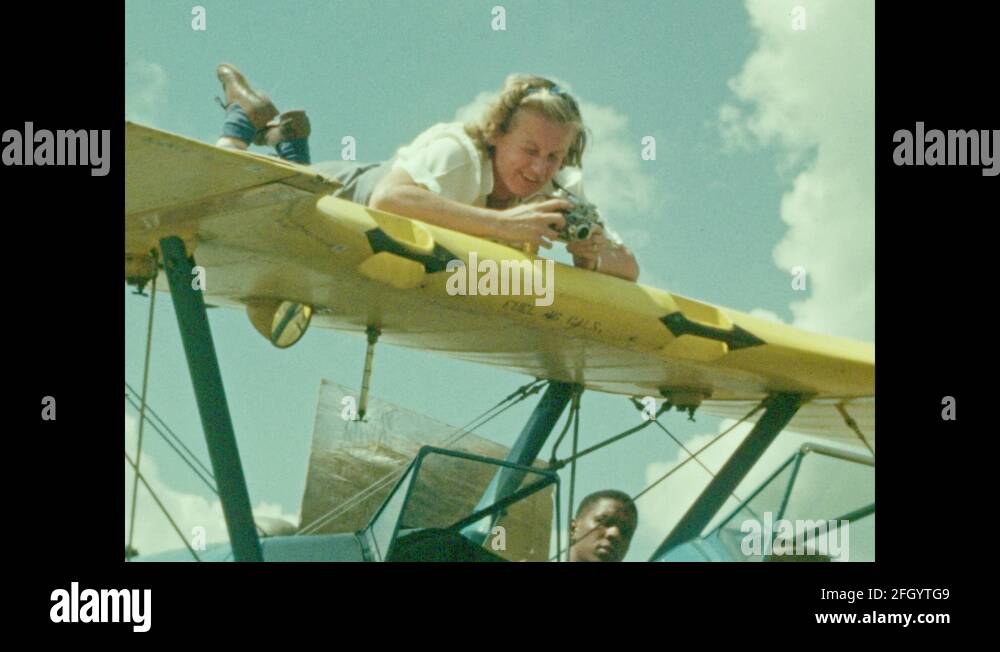 Bi wing aircraft Stock Videos & Footage - HD and 4K Video Clips - Alamy