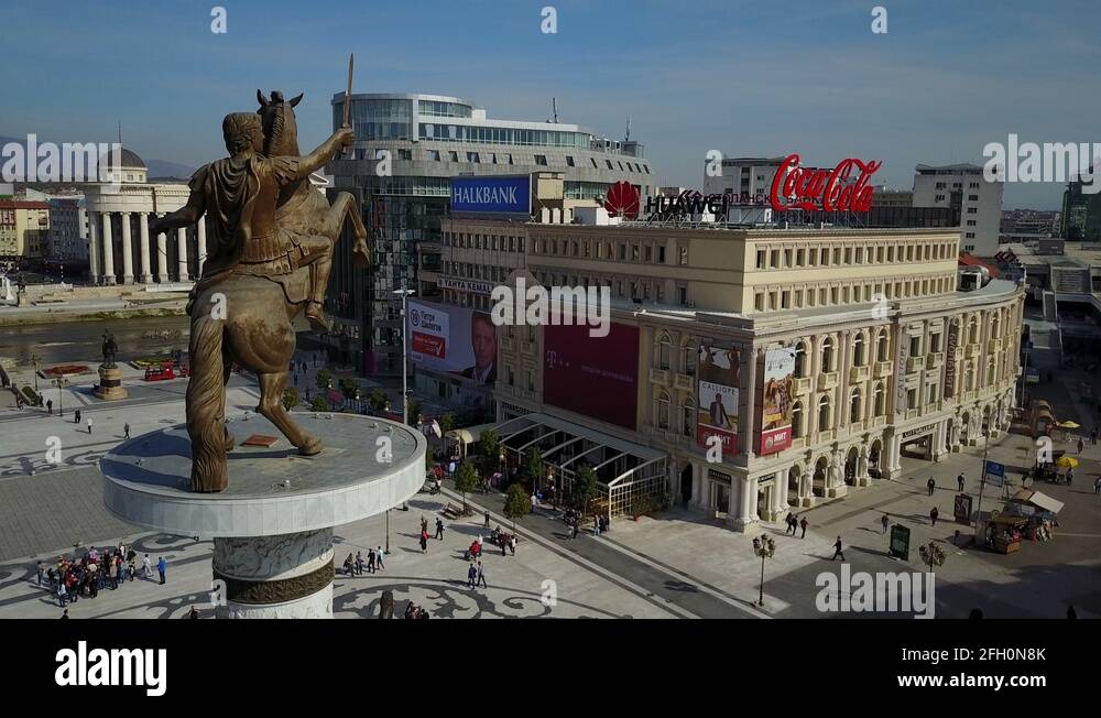 Statue coca cola Stock Videos & Footage - HD and 4K Video Clips - Alamy