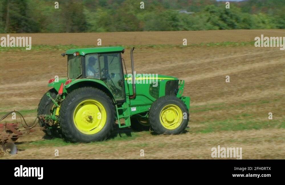 Tractor discing Stock Videos & Footage - HD and 4K Video Clips - Alamy