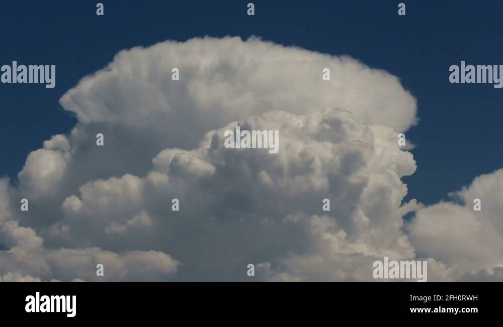 Anvil clouds Stock Videos & Footage - HD and 4K Video Clips - Alamy