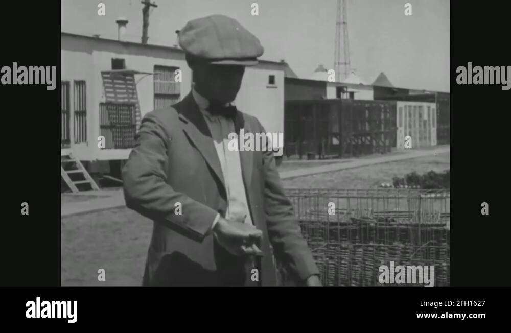 Pigeon handling Stock Videos & Footage - HD and 4K Video Clips - Alamy