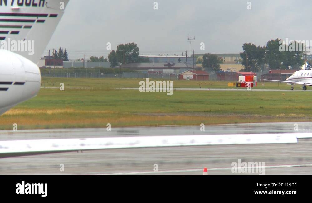 Aircraft airline cessna Stock Videos & Footage - HD and 4K Video Clips ...