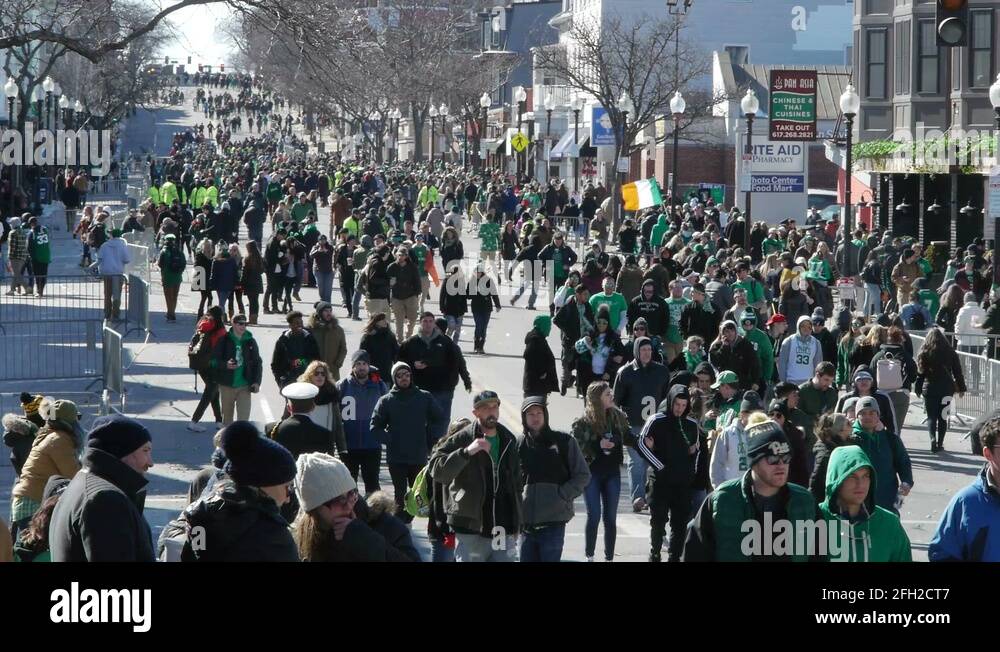 Parade crowd Stock Videos & Footage - HD and 4K Video Clips - Alamy