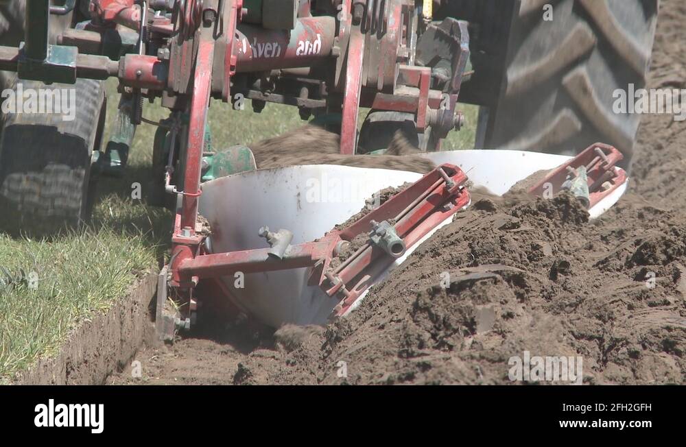 Working plough Stock Videos & Footage - HD and 4K Video Clips - Alamy