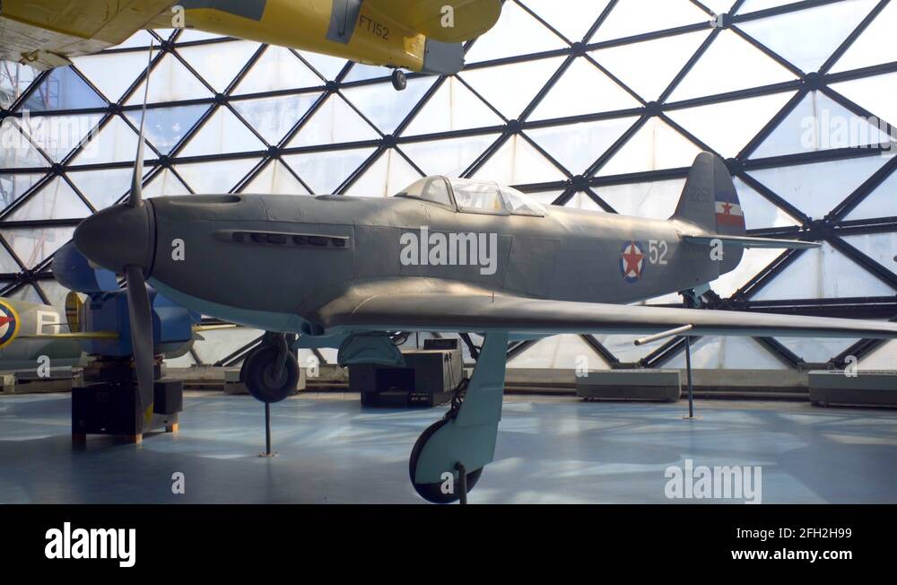 Soviet ww2 fighter Stock Videos & Footage - HD and 4K Video Clips - Alamy
