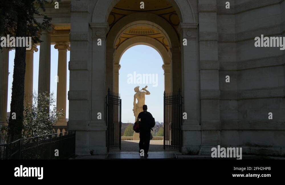 Statue triton Stock Videos & Footage - HD and 4K Video Clips - Alamy