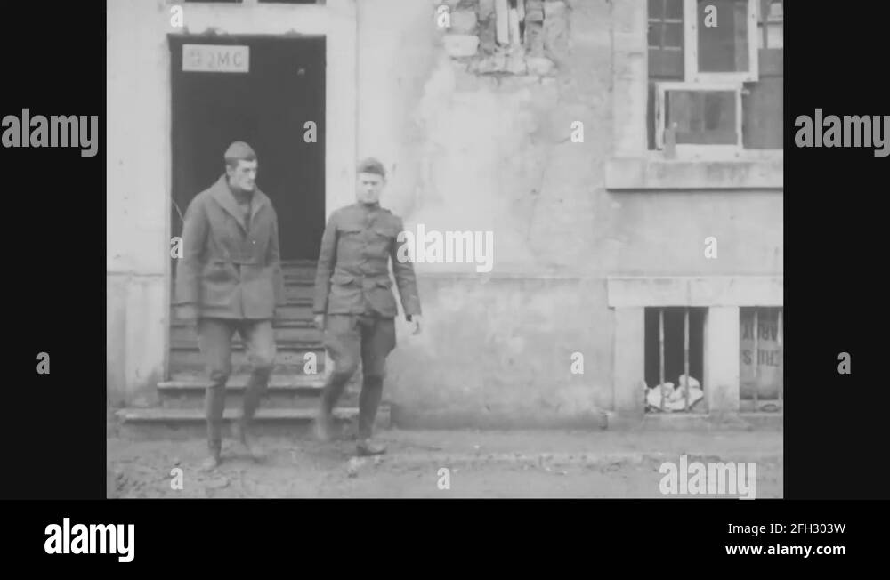 35th infantry division soldiers poses in front of Saint-Mihiel - 1918 ...